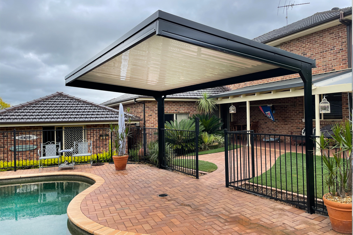 Cantilever Patio Roof in Sydney - Modern Outdoor Comfort